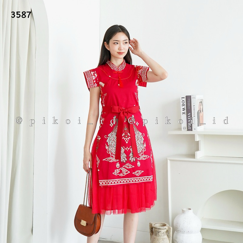 MERAH Latest CNY red cheongsam dress / Midi dress lace batik brocade ...