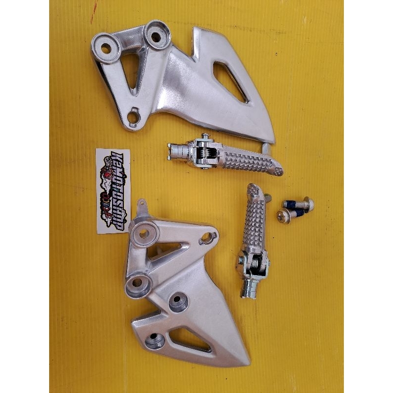 Front Steps Front Footrests Left Right and Unit Suzuki GSX RS 150 ...