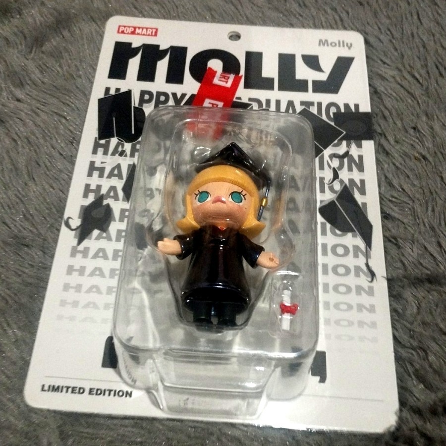 Molly Happy Graduation figure popmart limited edition | Shopee Philippines