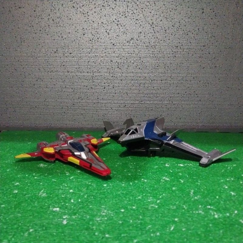Ultraman Max Dash Bird Ori Bandai 2005 and Ultraman Dyna Super Guts ...