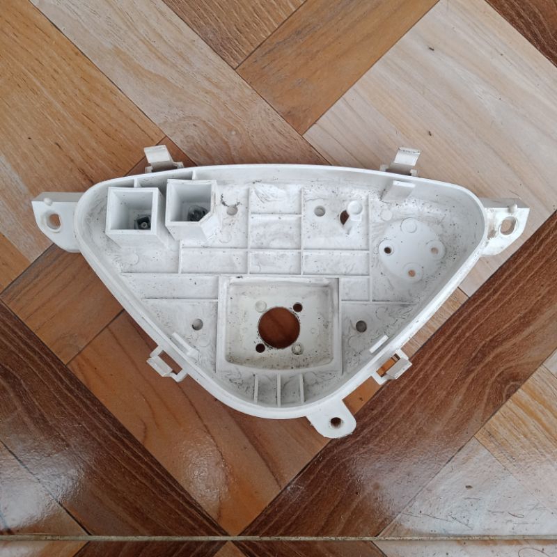 Frame speedometer reinforcement in the middle cover of the original ...