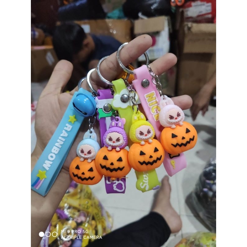 GANTUNGAN Sdk Labubu Keychain With Bell Hanger Labubu Capybara Cry Baby ...