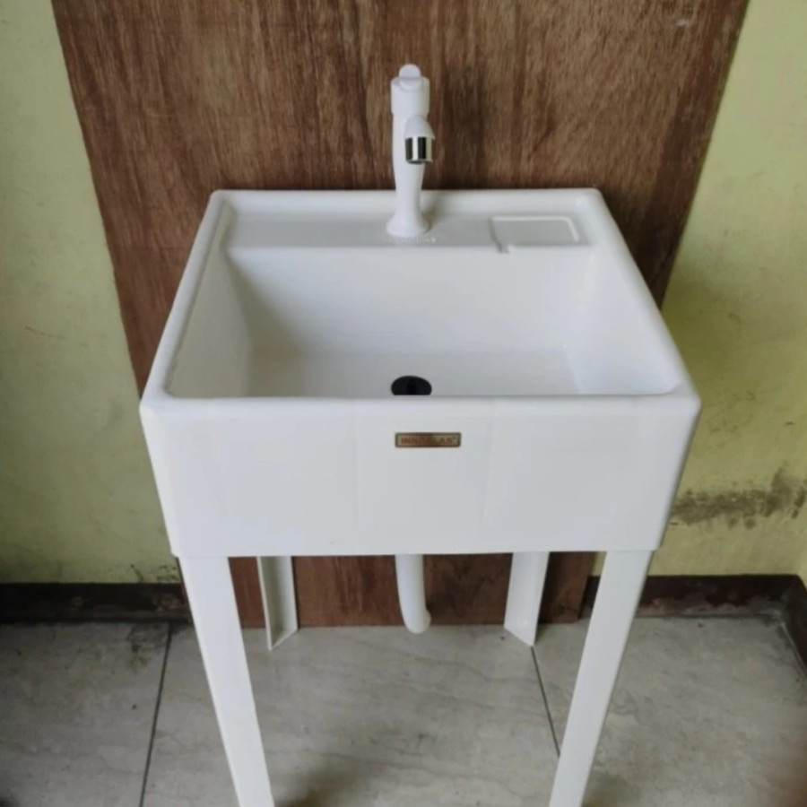INNOPLAS Portable PVC Hand Wash Basin with Complete Legs | Shopee ...