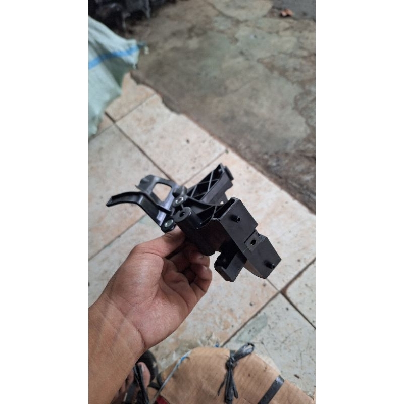 Original 2024 Beat Led gen 2 front shield sitting Stay panel bracket ...