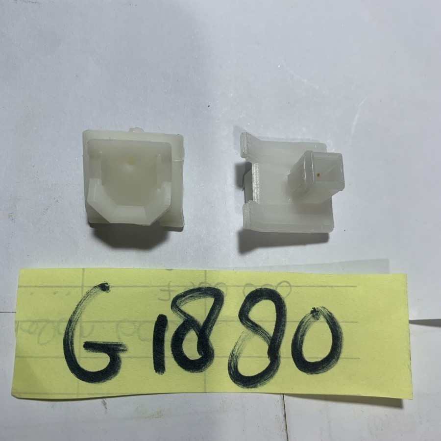 Plastic clip middle front panel isuzu elf nlr55 nmr71 nqr giga | Shopee ...