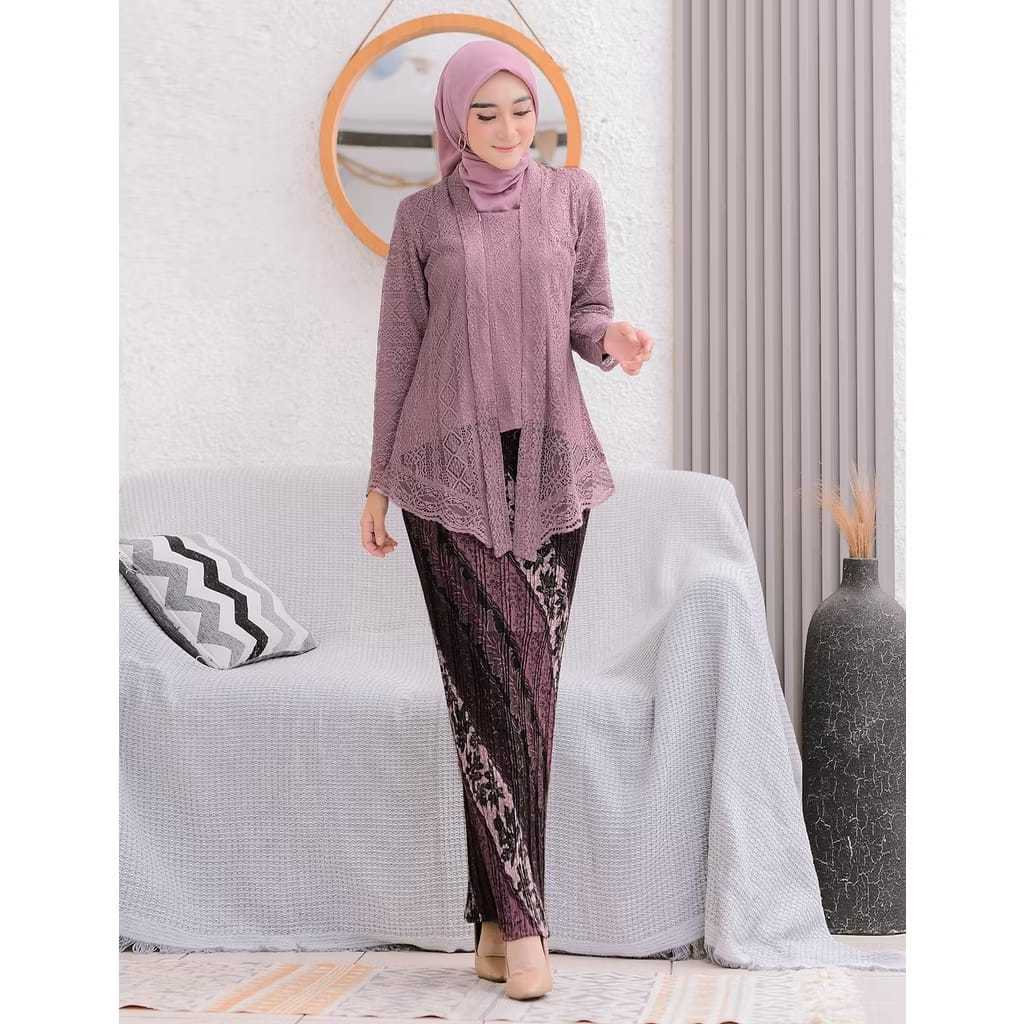 Gallery kebaya - Kubaru brocade malikha long kebaya suit | Shopee ...