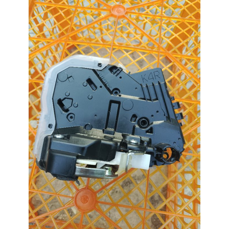 Door LOCK AVANZA VELOZ 2022 The Right And Right Of The ORIGINAL Middle ...