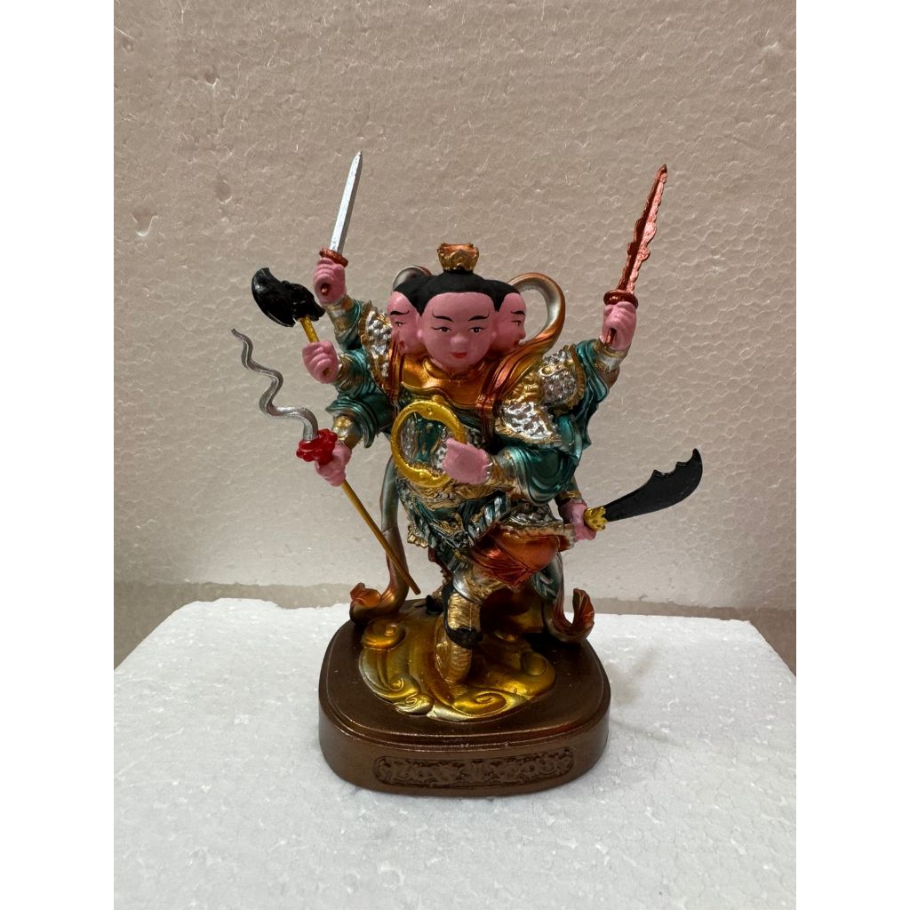 Sam Tai Ce / Naca statue 3 faces 6 hands / nezha three faces six hands ...
