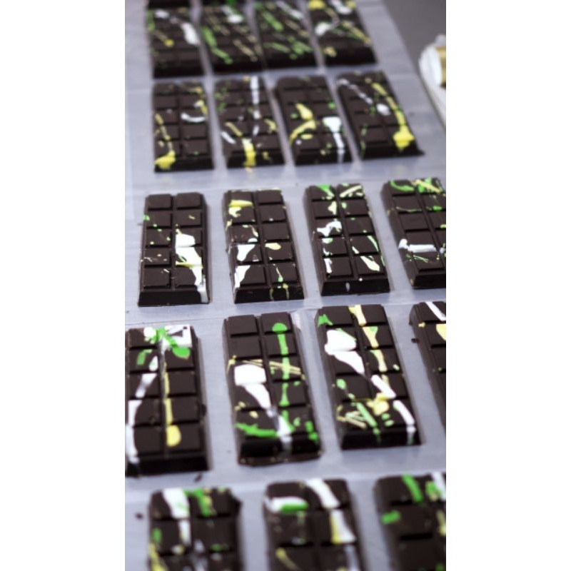 100% CHOCOLATE DUBAI VIRAL ORIGINAL KUNAFA CONTENTS DUBAI CHOCOLATE ...