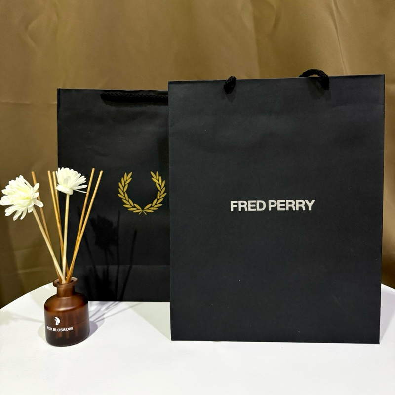 FRED PERRY Paper Bag Black Logo Paper Bag for Gift Wrapping | Shopee ...