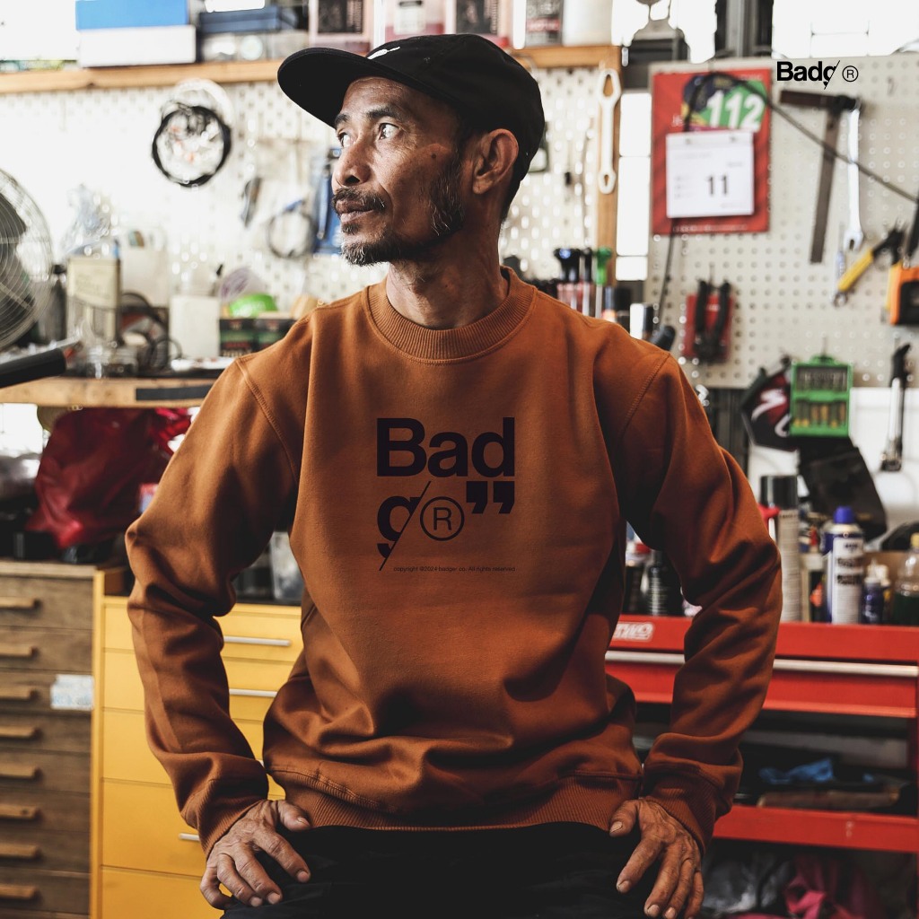 Badger Crewneck BADG LOGO Caramel | Shopee Philippines