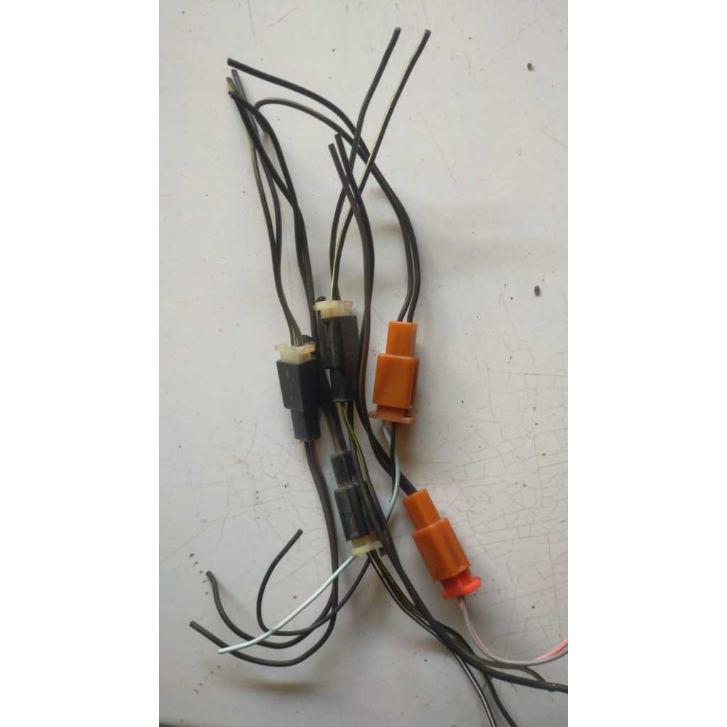 UNIVERSAL 2 PIN SOCKET CONNECTION FOR ALL MOTORCYCLES | Shopee Philippines