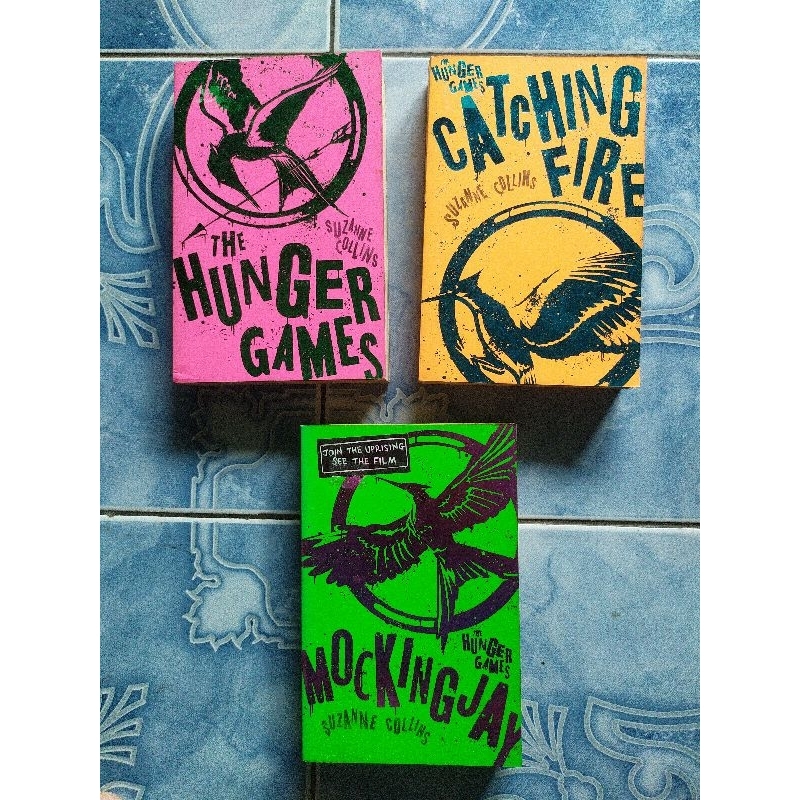 Complete Original The Hunger Games Trilogy Mockingjay Catching Fire ...
