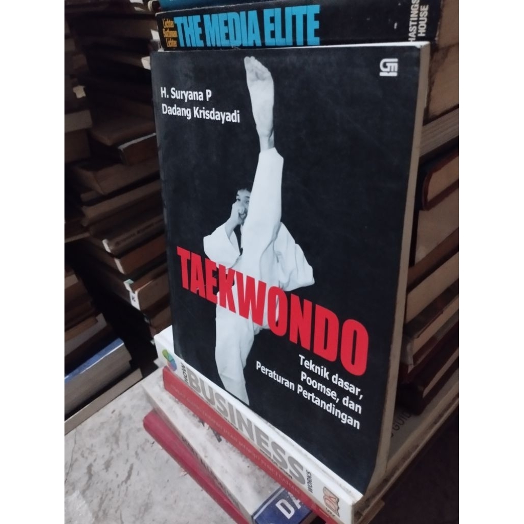 Taekwondo basic engineering poomse and match rules h. surina p | Shopee ...
