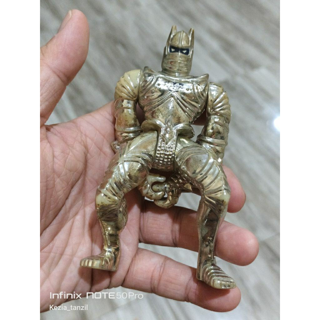 ACTION FIGURE OF LEGEND OF BATMAN BATMEN SILVER KNIGHT METALLIC ARMOR ...