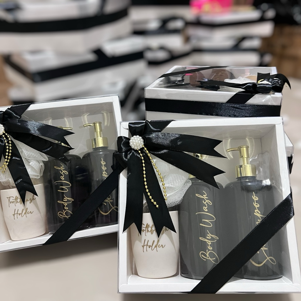 LUXURY BLACK WHITE Hampers, toiletries gifts, parcel gifts, aesthetic ...
