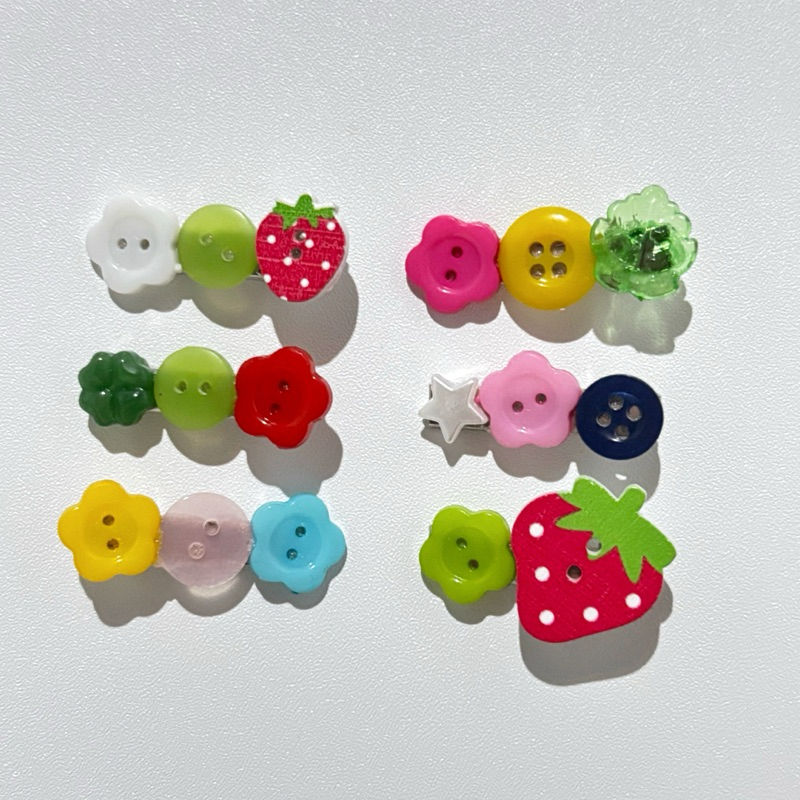 Eystudios - Button and Felt Hair Clip / Handmade Button Hair Pin / Clip ...