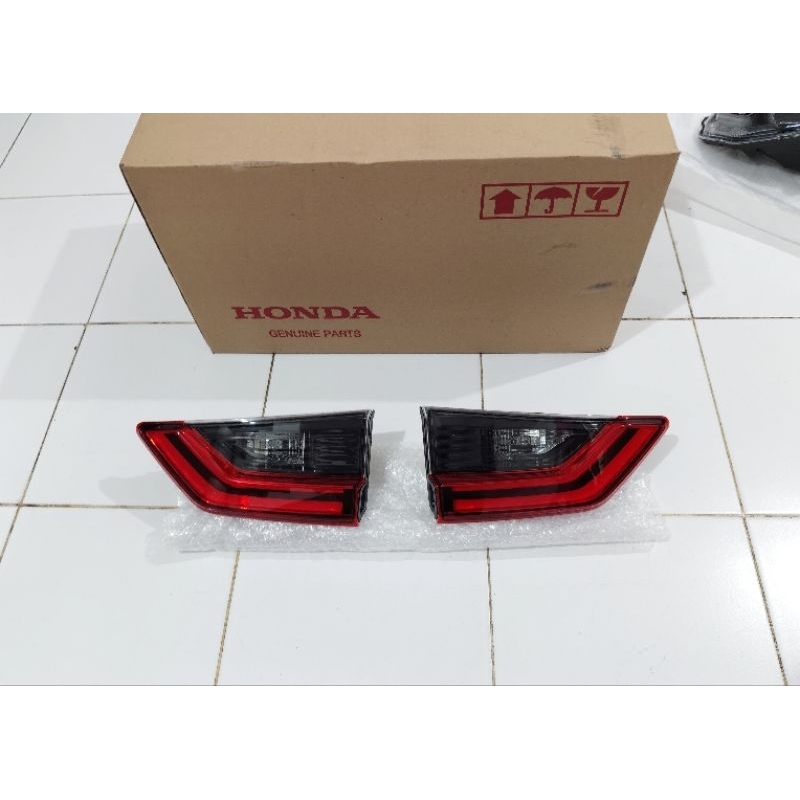 Honda brv rear trunk light reflector 2022 2023 2024 2025 ori | Shopee ...
