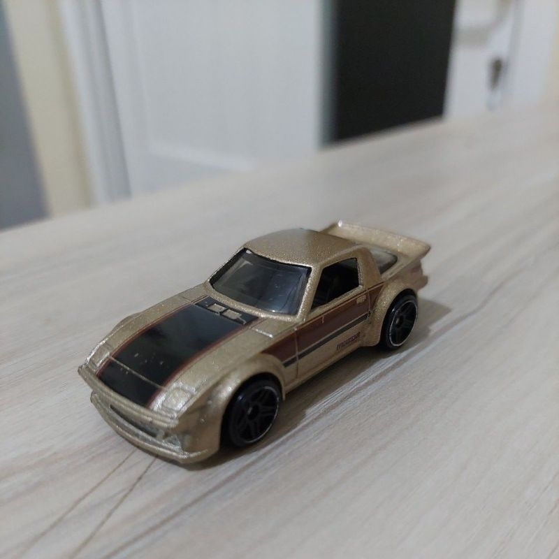 HOTWHEELS Mazda RX7 gold from 6 pack - hot wheels fc3s 95 loose gold ...