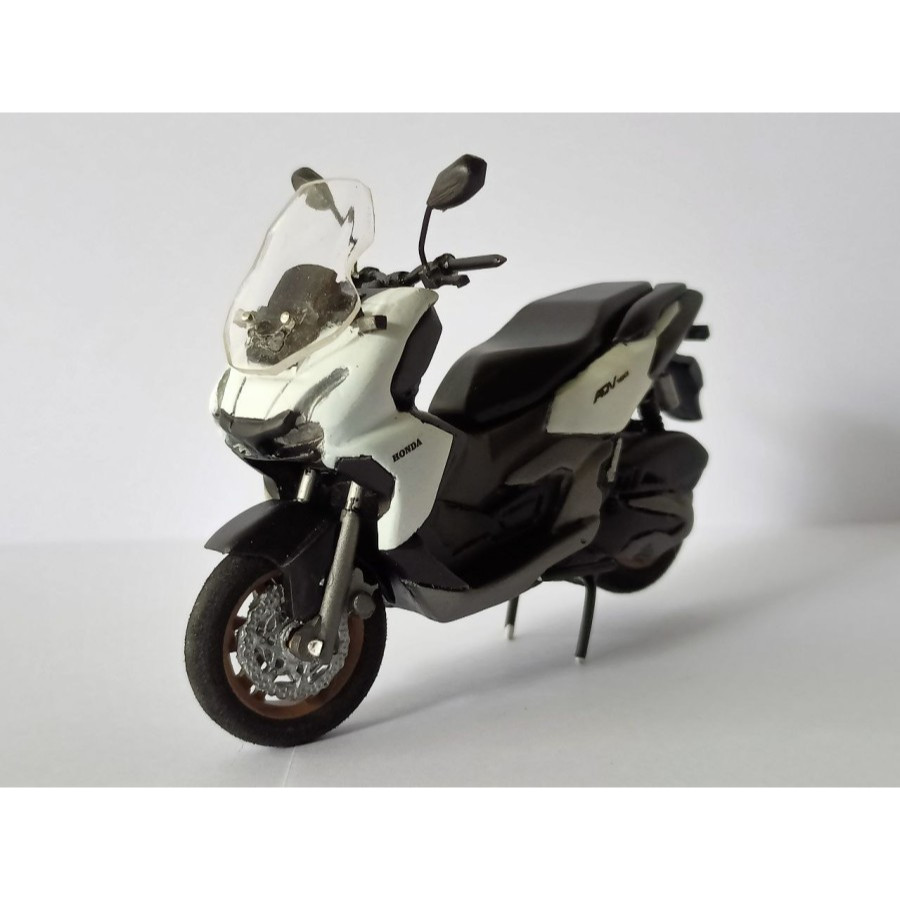 Miniature white Honda ADV 160 motorbike, 18 scale miniMO collection toy ...
