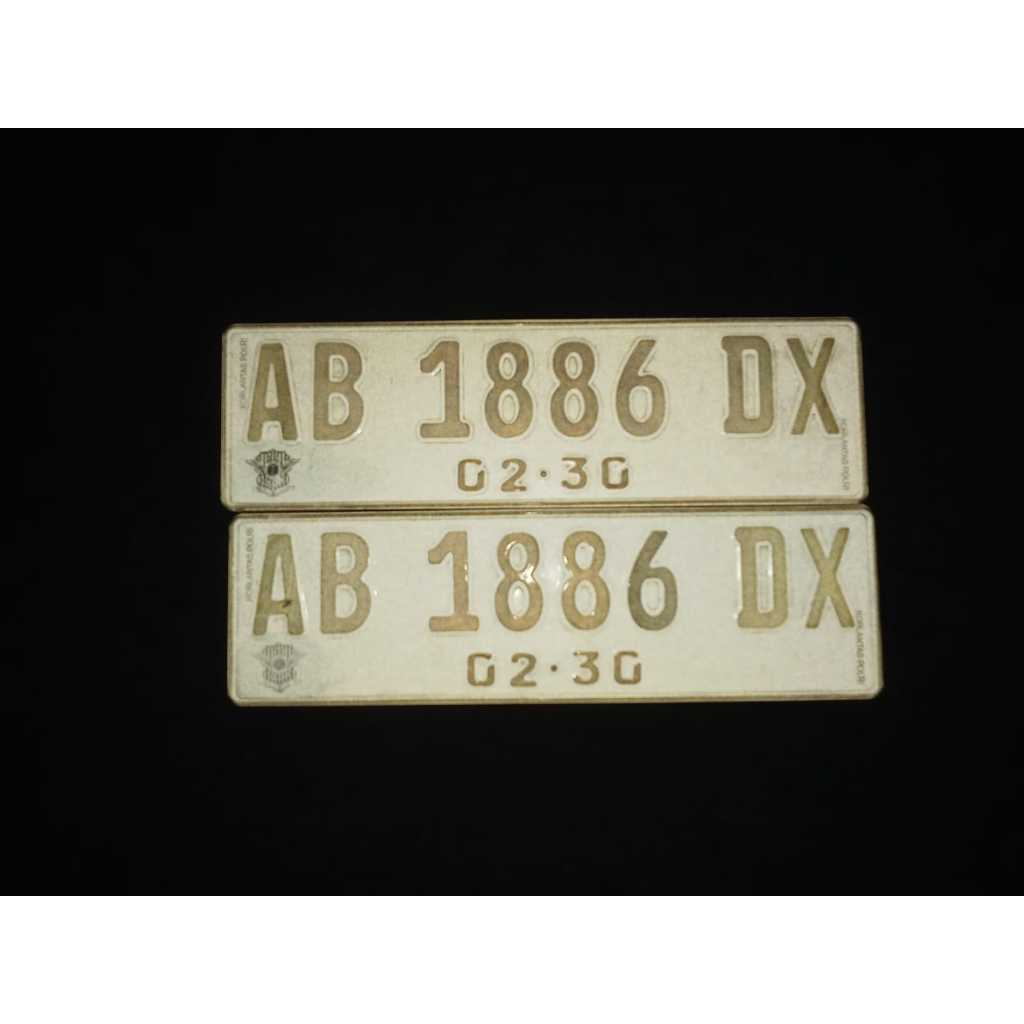 PUTIH Reflective Car Number Plates White Base And New Font Reflective 1 ...