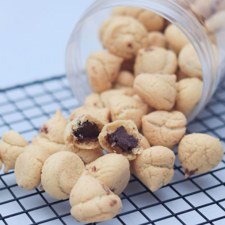 MINI DRY SOES FILLED WITH CHOCOLATE in a 500ML BOX | Shopee Philippines