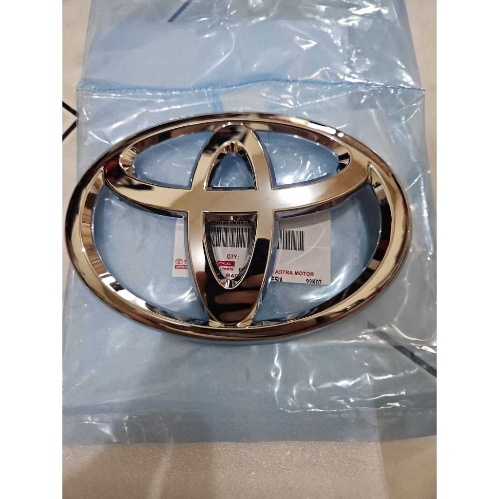 Innova reborn trunk logo emblem 2016 2017 2018 2019 2020 2021 2022 2023 ...