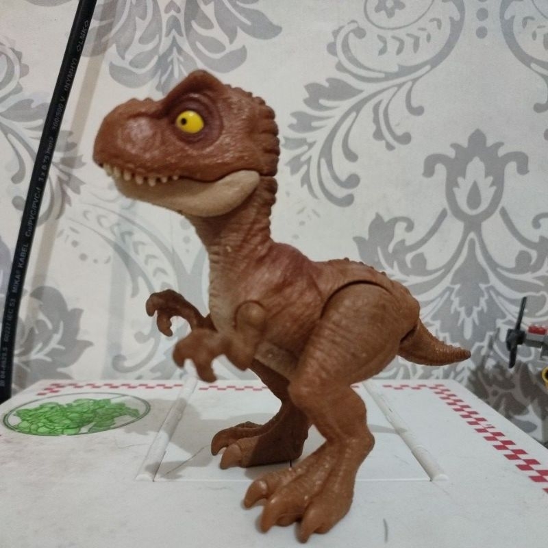 Jurassic World Baby T Rex Young Tyrannosaurus Rex Hatch 'N Play ...