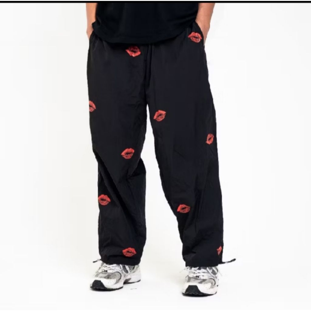 Y2K GOMBRONG MEN'S TROUSERS KISS MOTIF SKENA MEN'S BAGGY TROUSERS ...