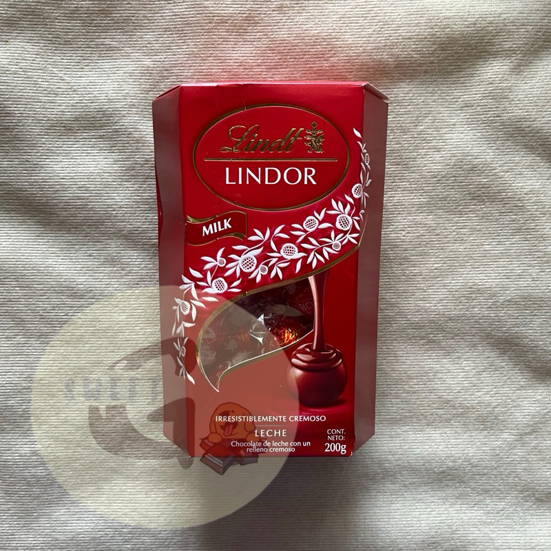 Lindt Lindor Milk Chocolate & White Chocolate 200gr / Lindt Lindor ...
