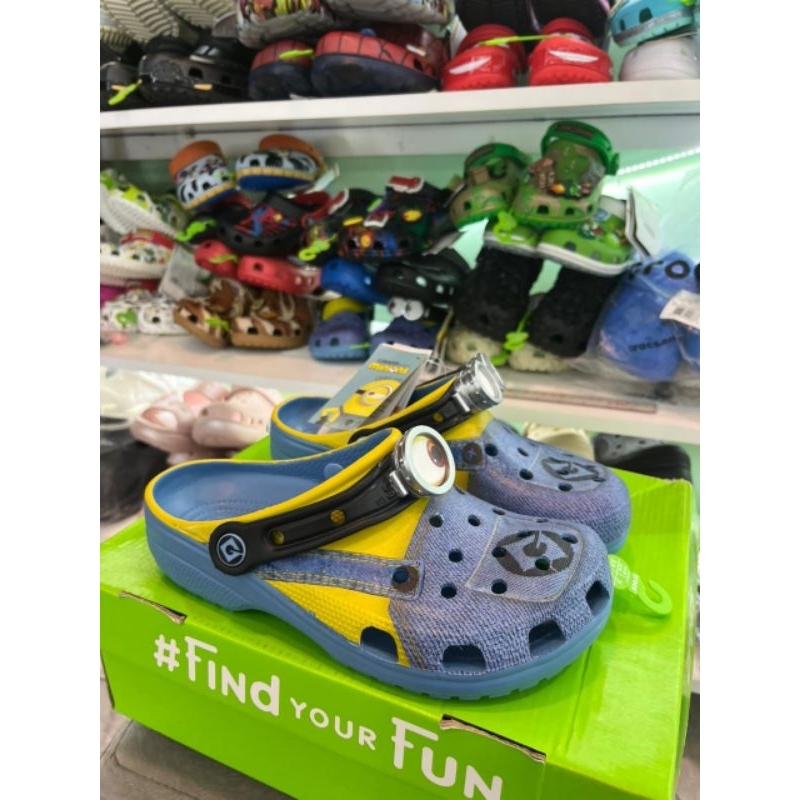 Crocs despicable me classic Minions Clog adult / Crocs Minions Clog ...
