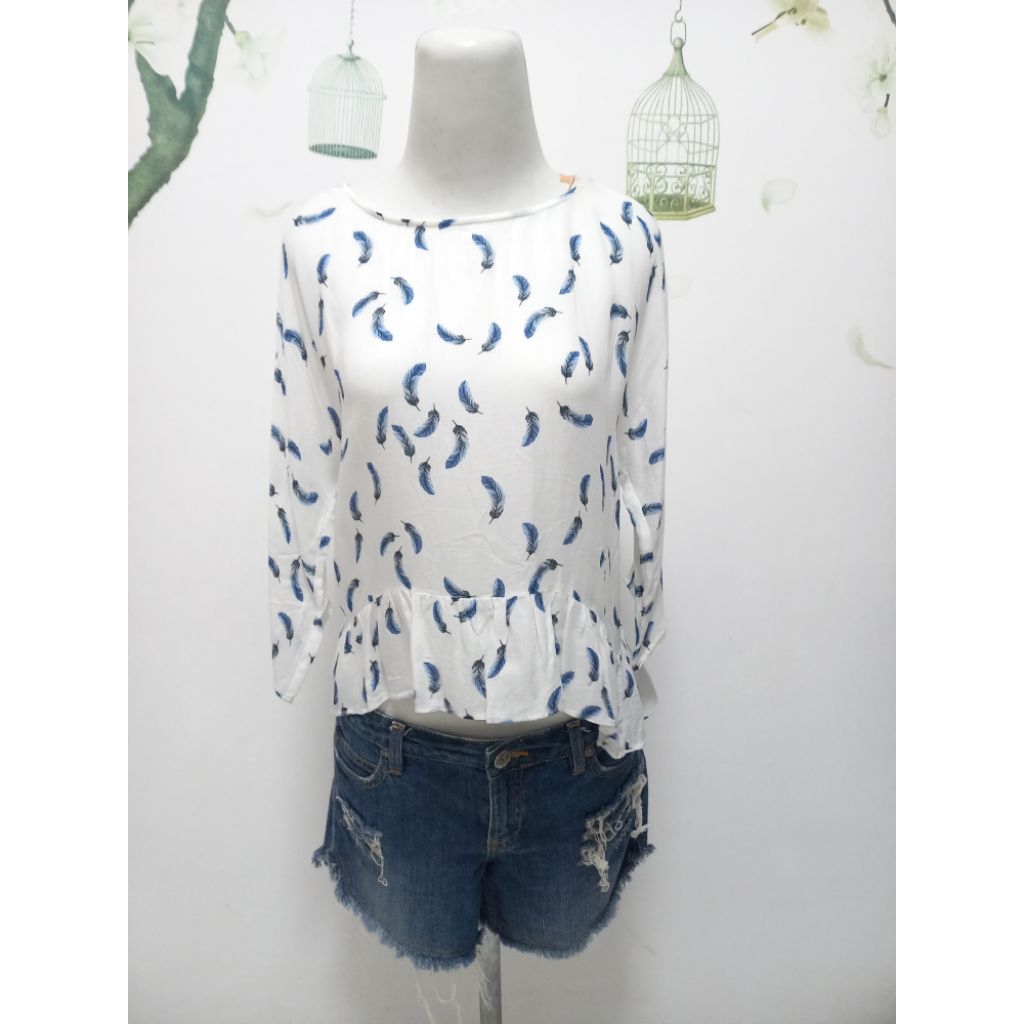 Long Back Blouse 3/4 Hands White Blue Leaf Motif Branded (Former ...