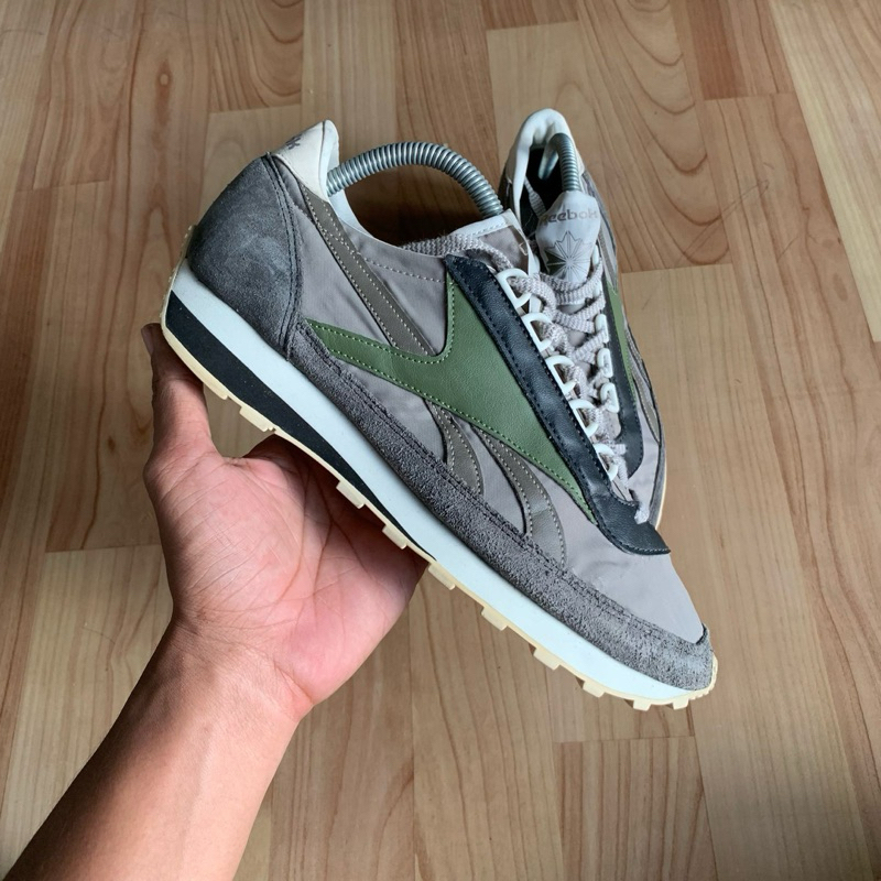 Reebok Aztec 41 original | Shopee Philippines