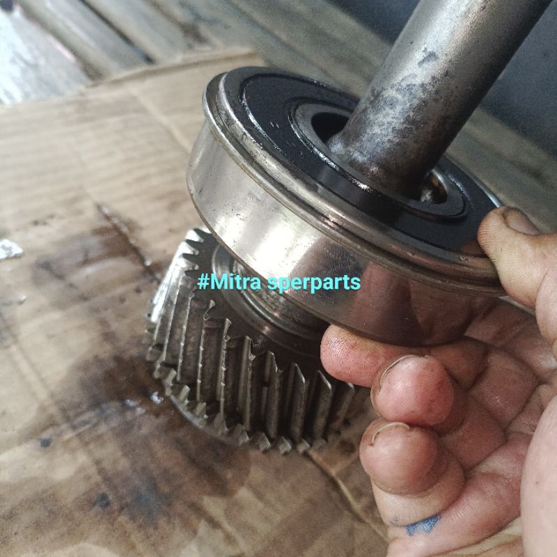 Original Isuzu elf 135 nkr66 SB0910N copotan clutch axle neck | Shopee ...
