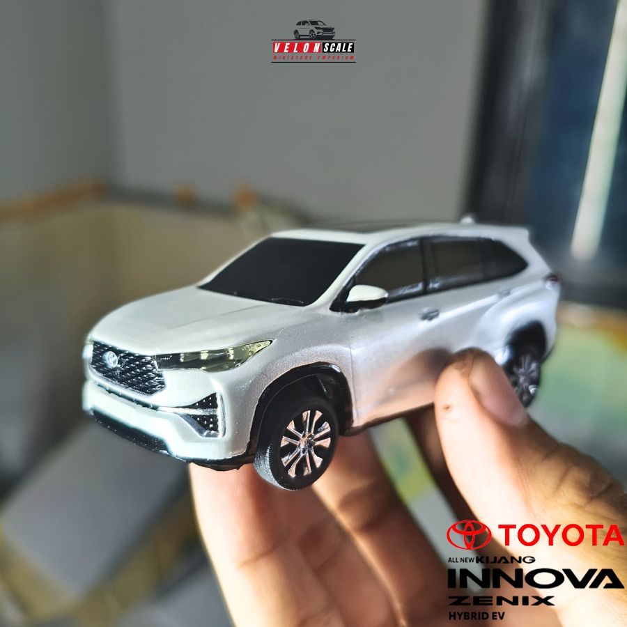 REPLIKA Diecast Toyota INNOVA 1:43 Scale Miniature INNOVA Zenix ...