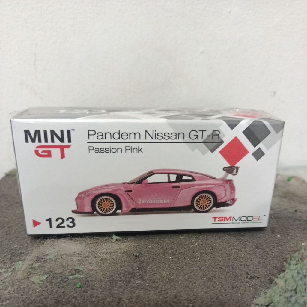Mini GT 123 Pandem Nissan GT-R R35 GT Wing Passion Pink RHD (Free ...