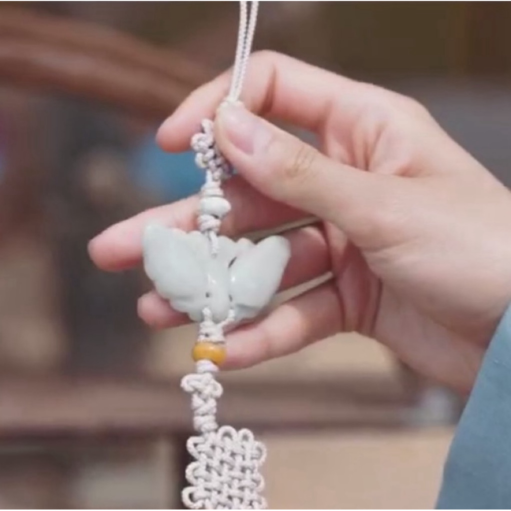 KEYCHAIN MANGUNROK BON APPETITE YOUR MAJESTY MERCH | Shopee Philippines