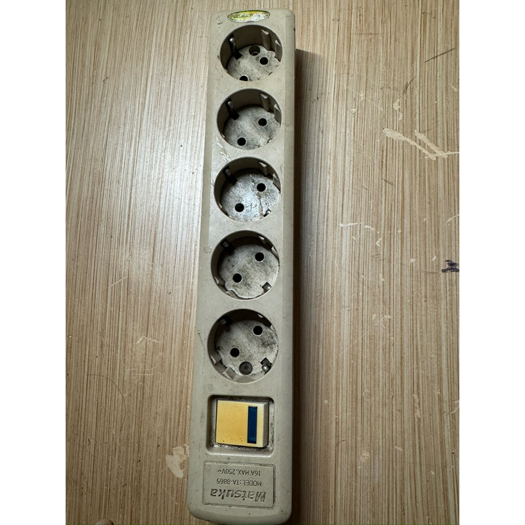 Matsuka TA-8865 5-Hole 9-Meter Original Version Socket Plug | Shopee ...