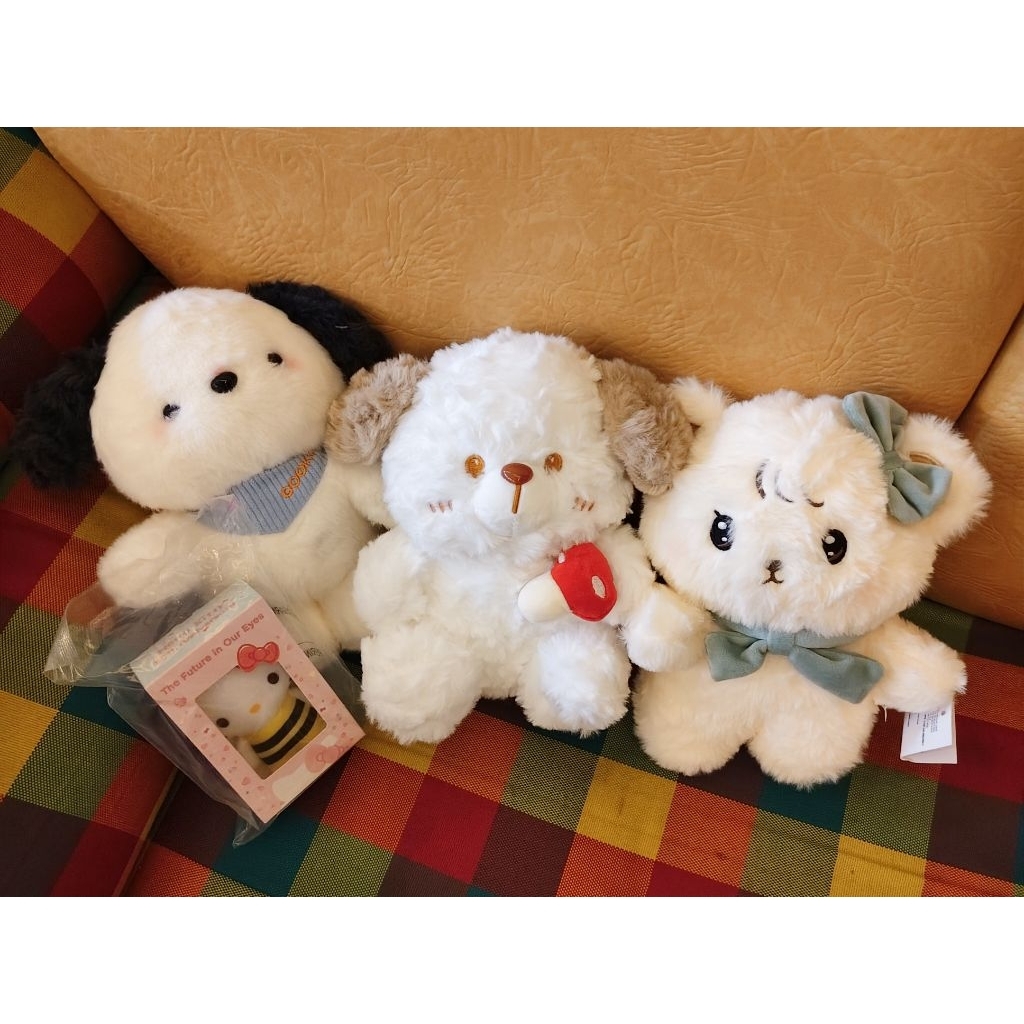 Hello kitty Anniversary bee & Doll claw machine | Medium size as per ...