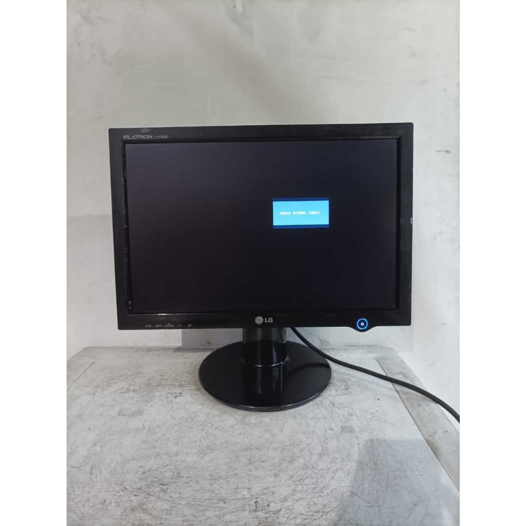 LAYAR Lg flatron l177wsb lcd monitor, clear screen condition, ready to ...