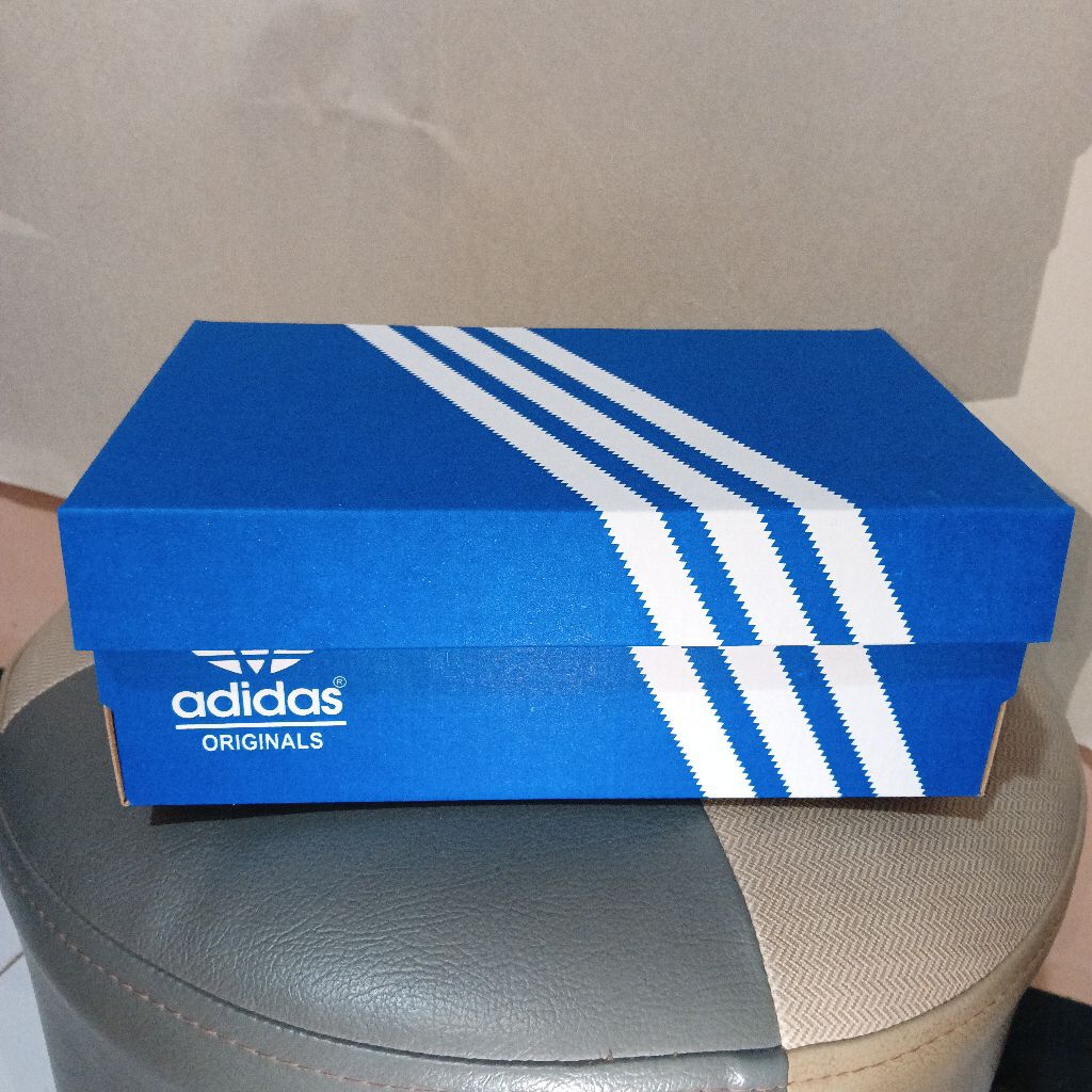 Adidas shoe Box juniorbiru | Shopee Philippines