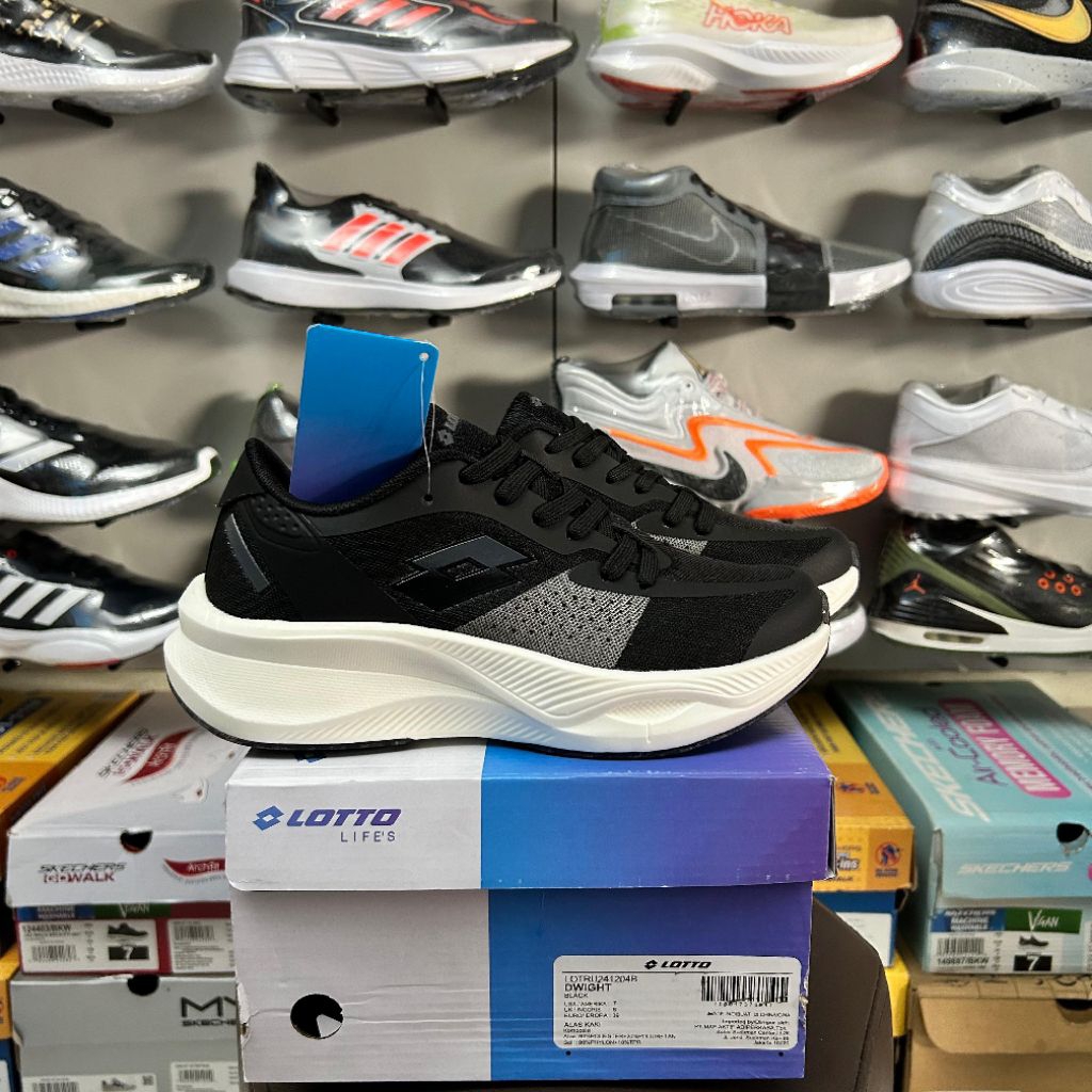 LOTTO DWIGHT RUNNING FOR WOMEN BLACK | Shopee Philippines