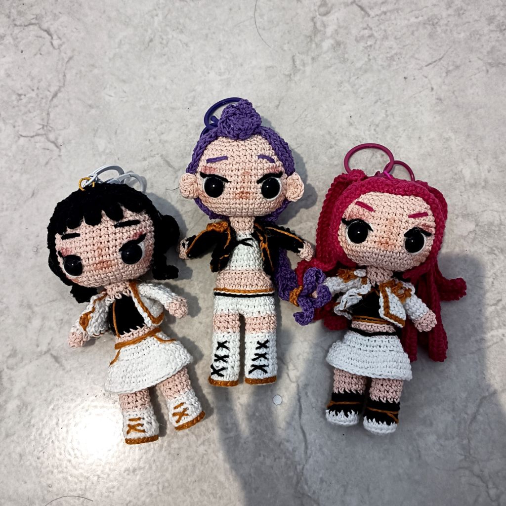 KPOP DEMON HUNTERS HUNTRIX/ HUNTR/X RUMI/ ZOEY/ MIRA/ HUNTRIX KEYCHAIN ...