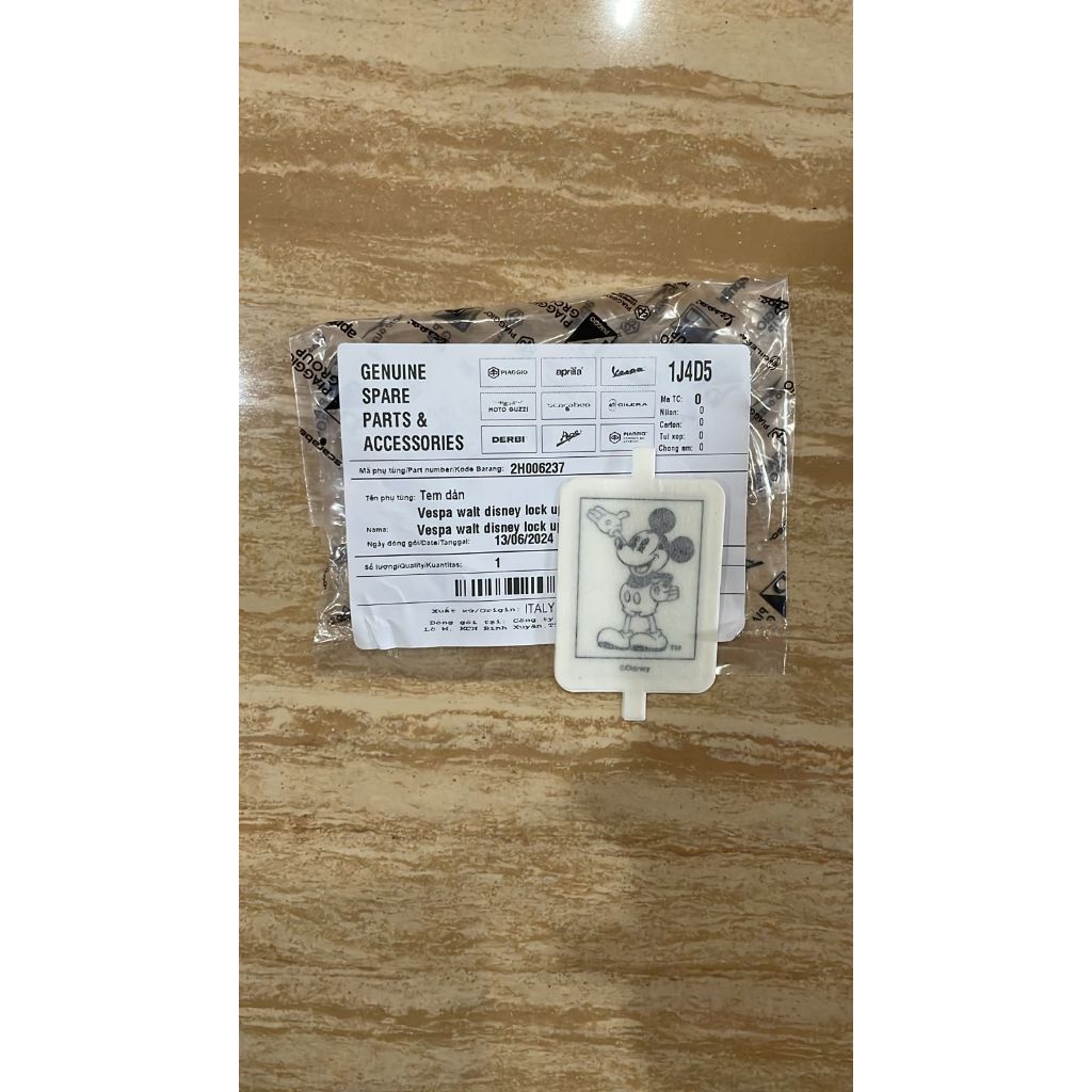 Vespa Spare Parts Sticker emblem WALT DISNEY MICKEY MOUSE Original ...