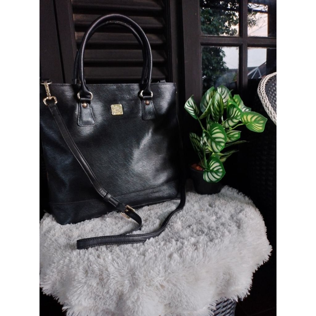 Second hand tote bag bana bana taiga leather | Shopee Philippines