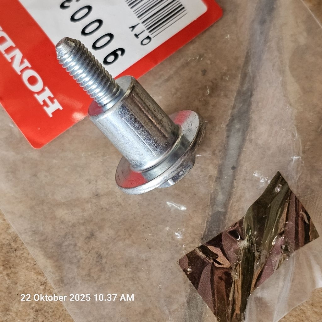 Honda CB 150 Verza 2018 Head cover Bolt. 90003-KFG-000 | Shopee Philippines