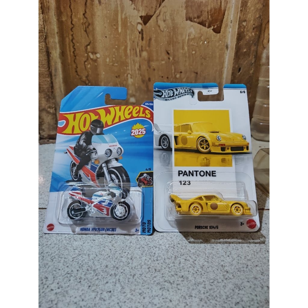 Hot Wheels Pantone Porsche 934/5 & Honda Vfr750r (2PCS) | Shopee ...