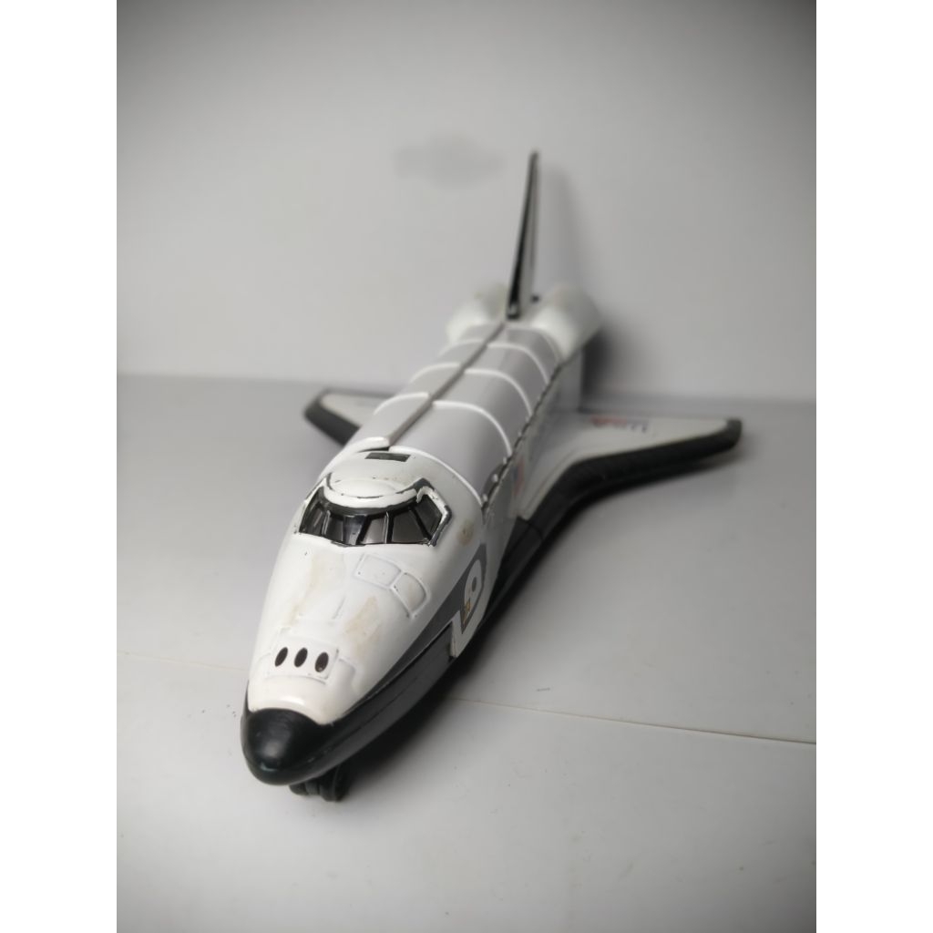 Diecast Airlpane Discovery Nasa Original MOTORMAX, Second Hand | Shopee ...