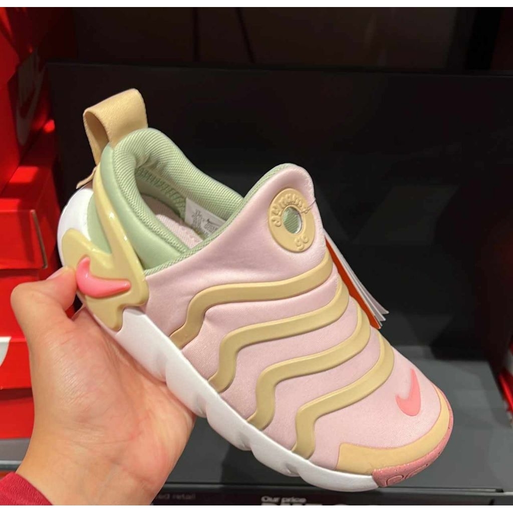 Ready nike dynamo go flyease Size 35 new, Can gojek | Shopee Philippines