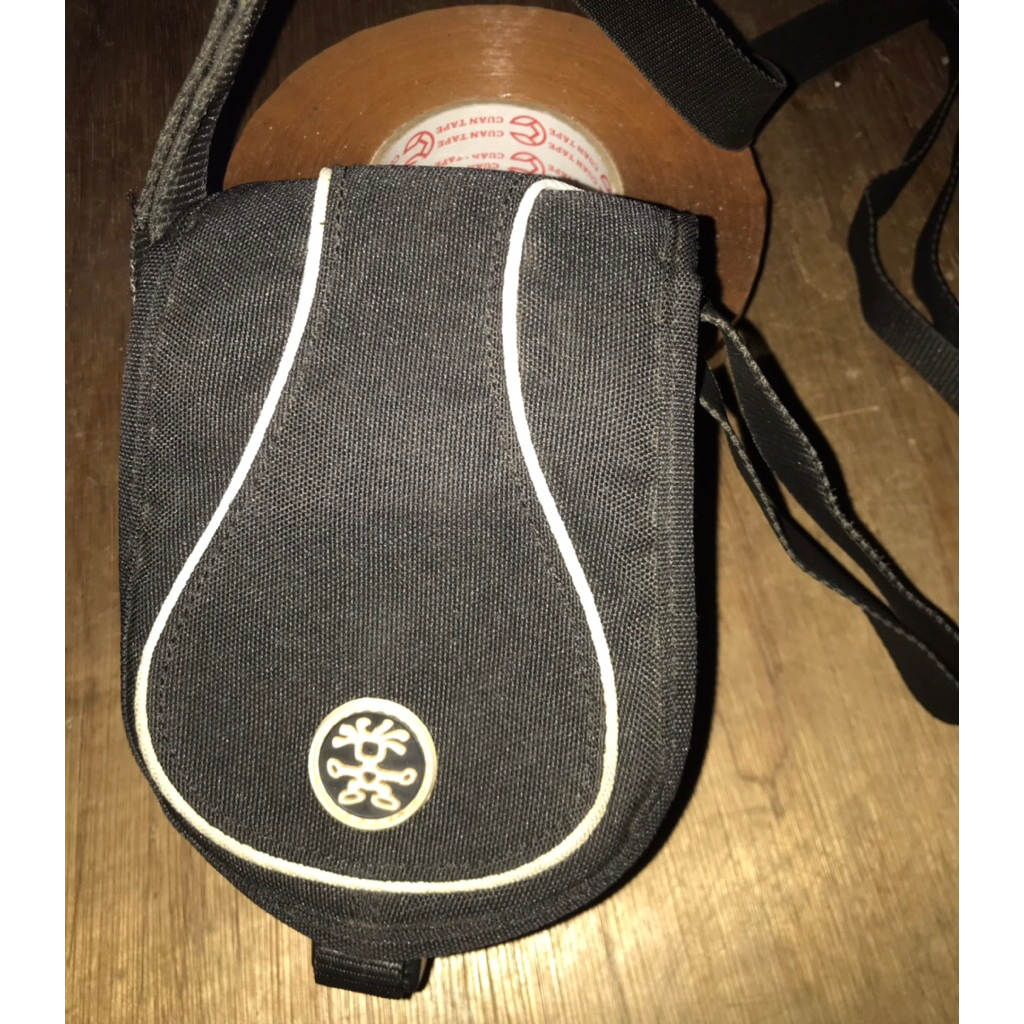 Crumpler black camera bag the bundle m | Shopee Philippines